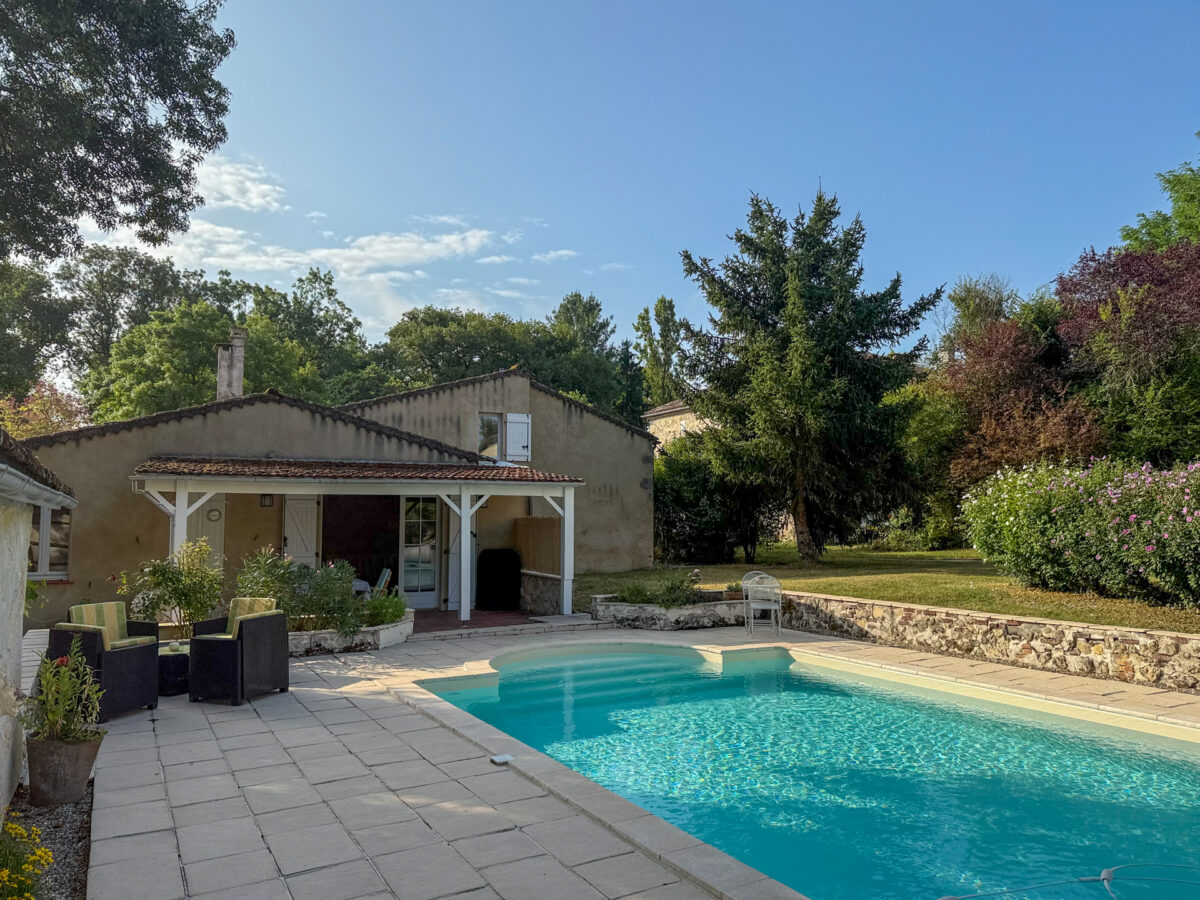 Belle maison de campagne avec piscine, proche de Lectoure • Bliss ...